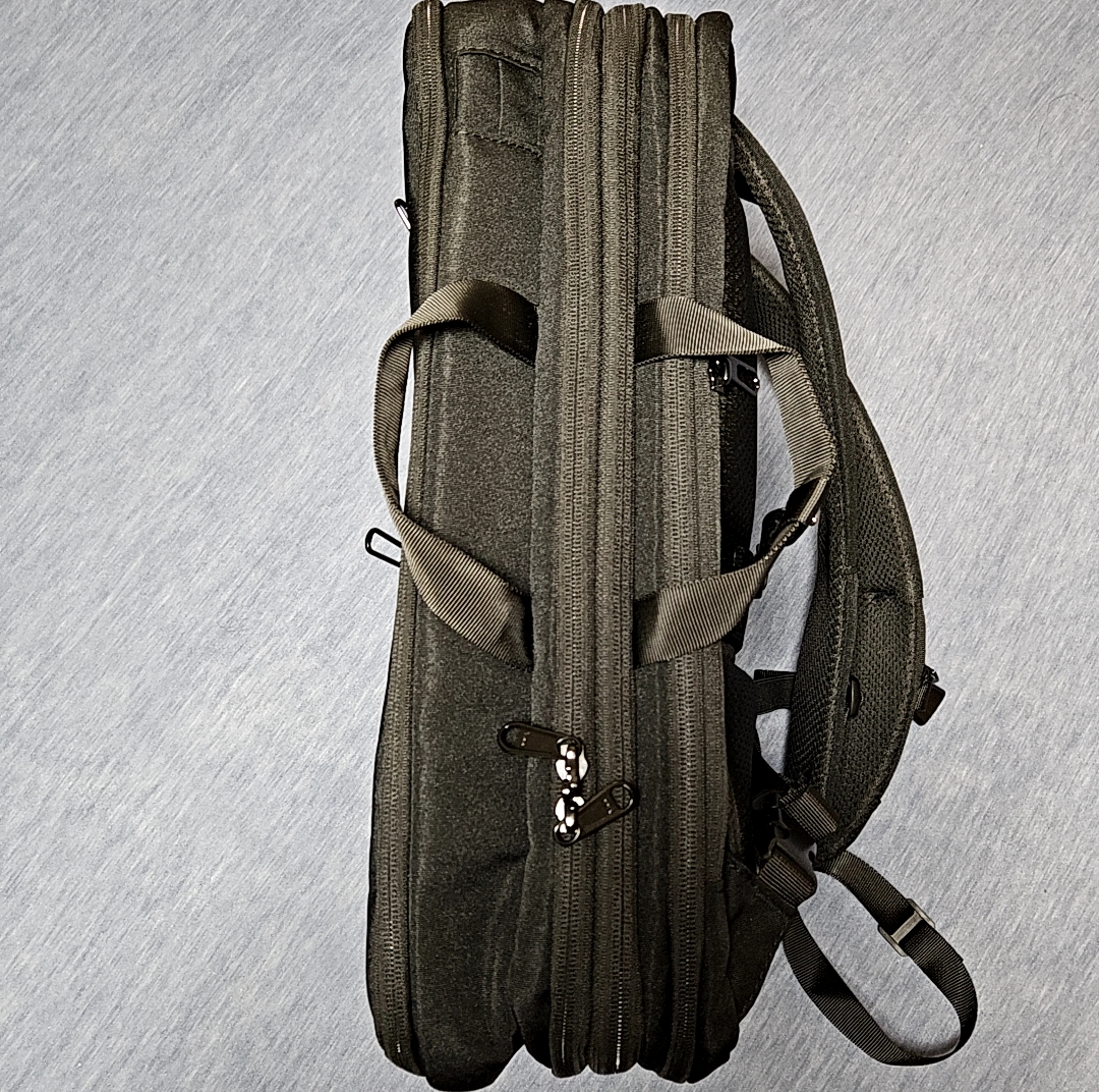 【カバンレビュー】Evoon マルチビジネスリュック3.0